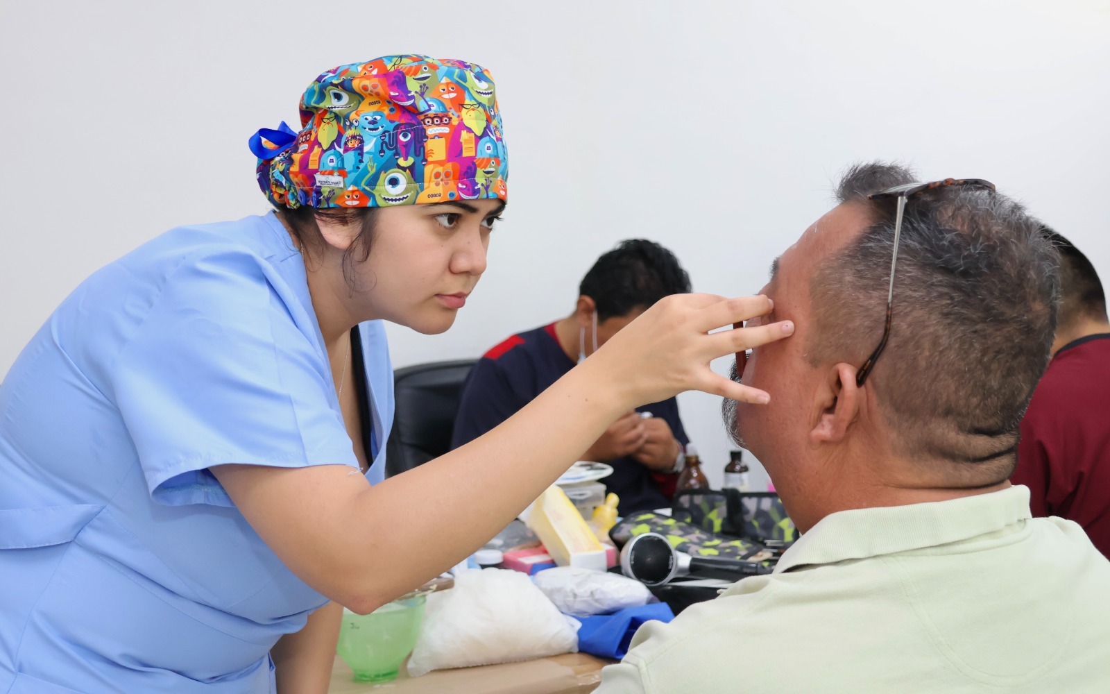 Lanza el DIF programa de prótesis ocular gratuita - Luces del Siglo