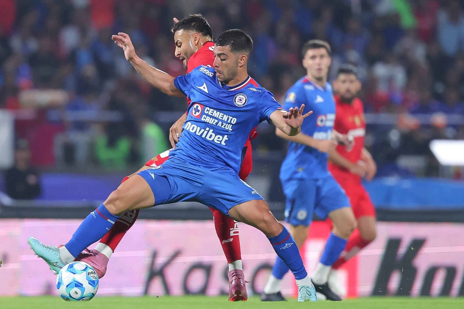 Busca Cruz Azul aprovechar mal paso de Chivas - Luces del Siglo