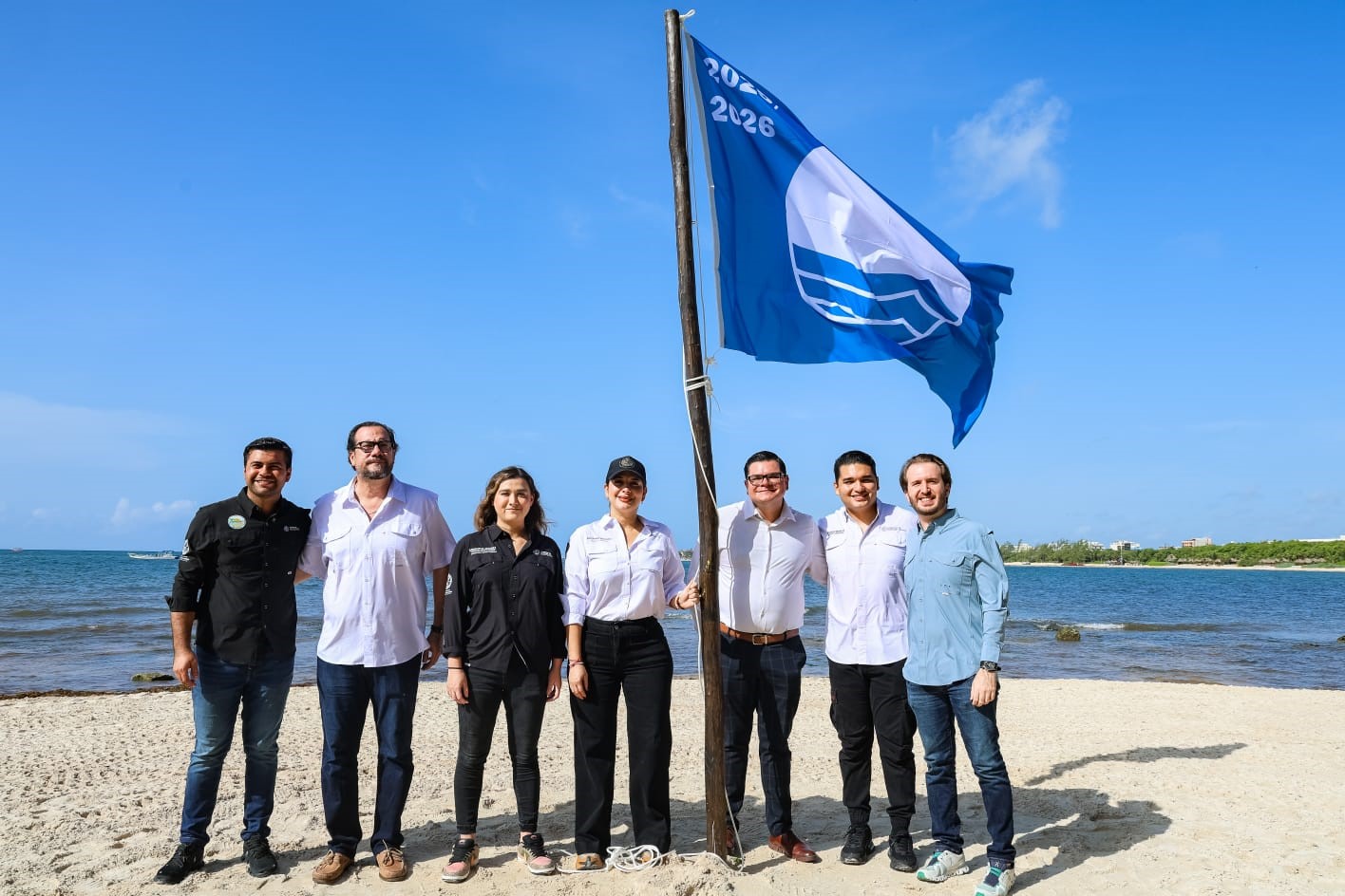 Ondean ocho banderas Blue Flag en Playa del Carmen - Luces del Siglo