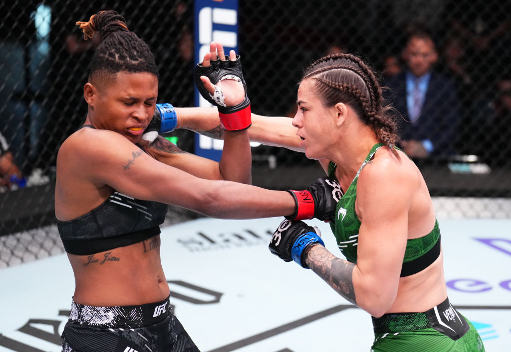 Abre Montserrat Rendón cartelera de UFC - Luces del Siglo