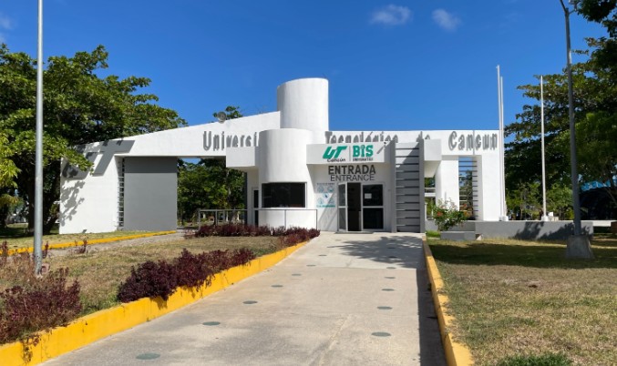 Implementan modelo mixto en UT Cancún; dan facilidades a estudiantes ...