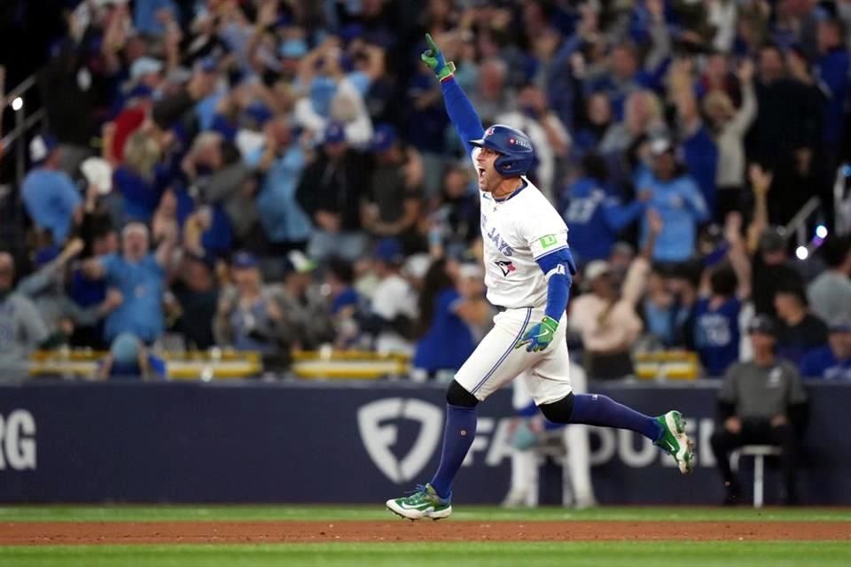 Ganan Blue Jays y van a la Serie Mundial ante Dodgers - Luces del Siglo
