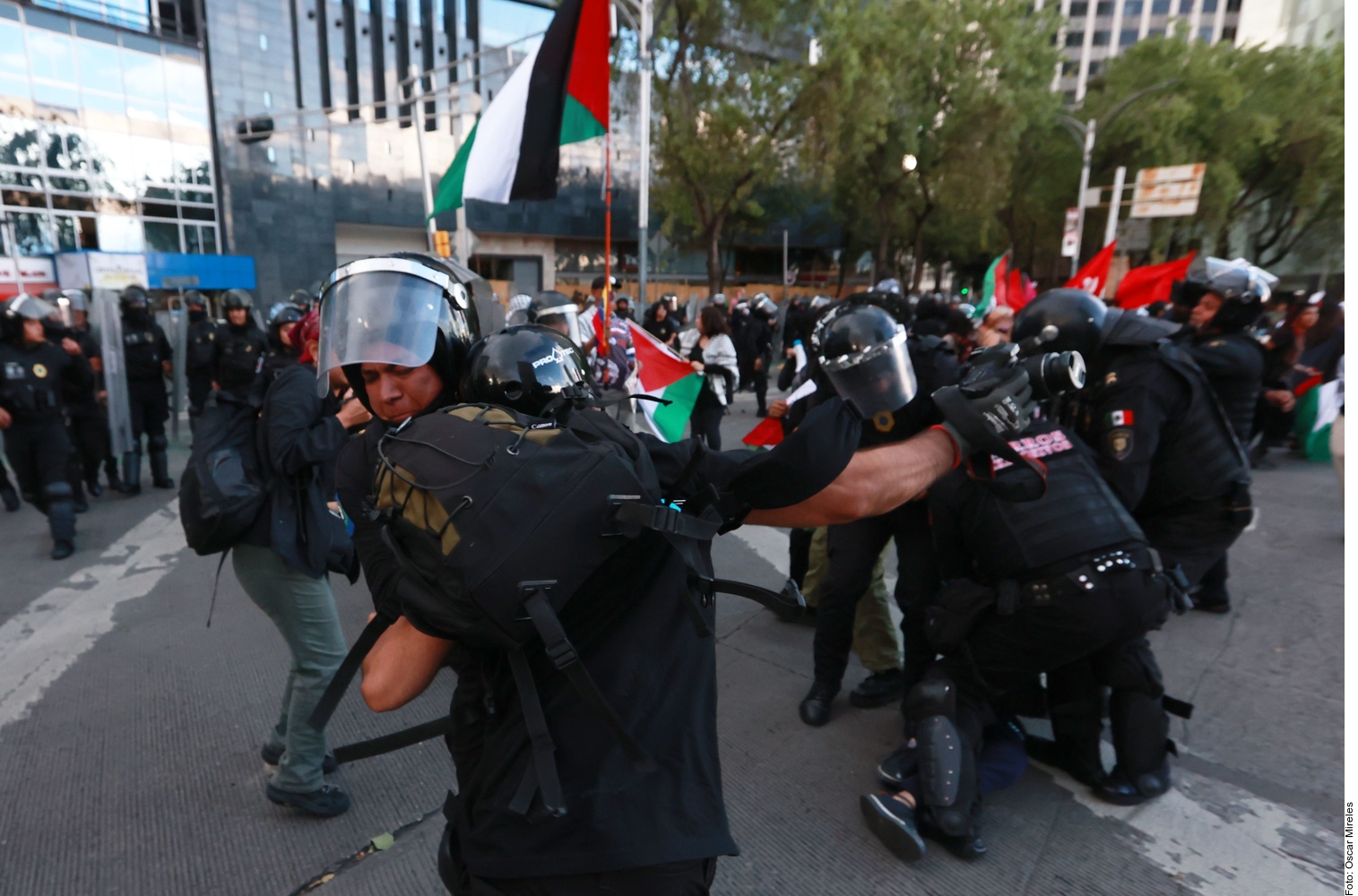 Desactivan a integrantes del ‘Bloque Negro’ - Luces del Siglo
