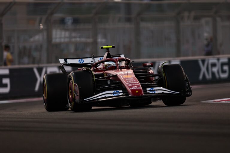 Termina Lewis Hamilton temporada sin podios - Luces del Siglo