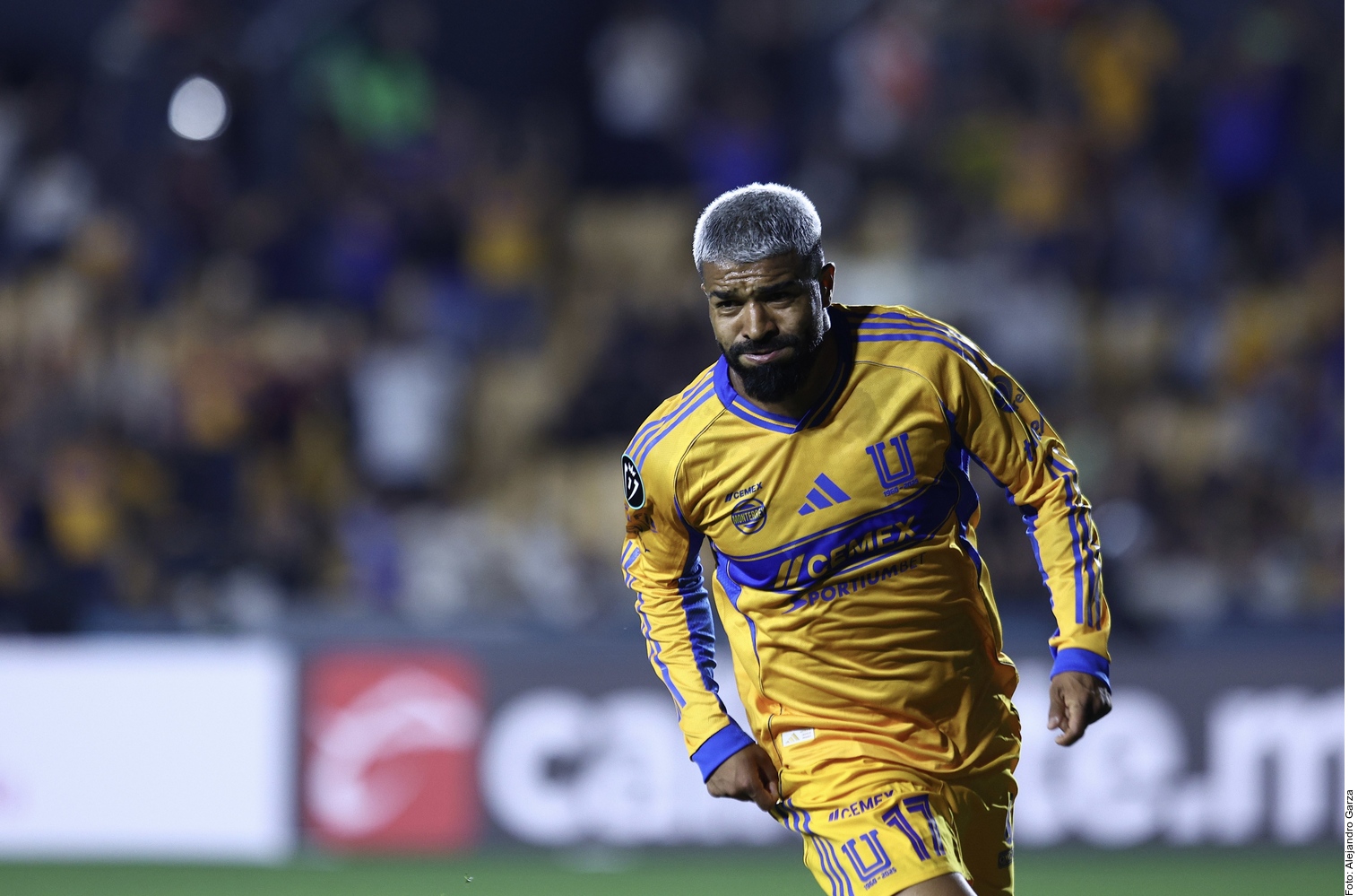 El ‘Búfalo’ Aguirre se estrena en Tigres con doblete - Luces del Siglo