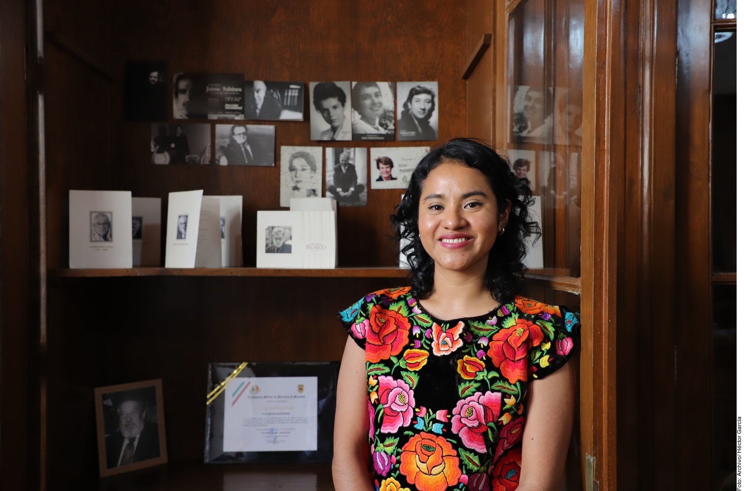 Nadia López, poeta indígena, es el relevo de Marx Arriaga - Luces del Siglo