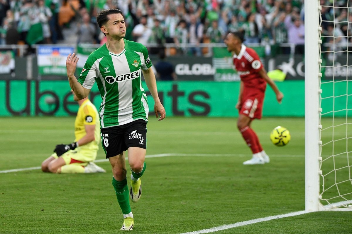 Llega Fidalgo al Tri; regresan Memo Ochoa y Julián Quiñones - Luces del ...