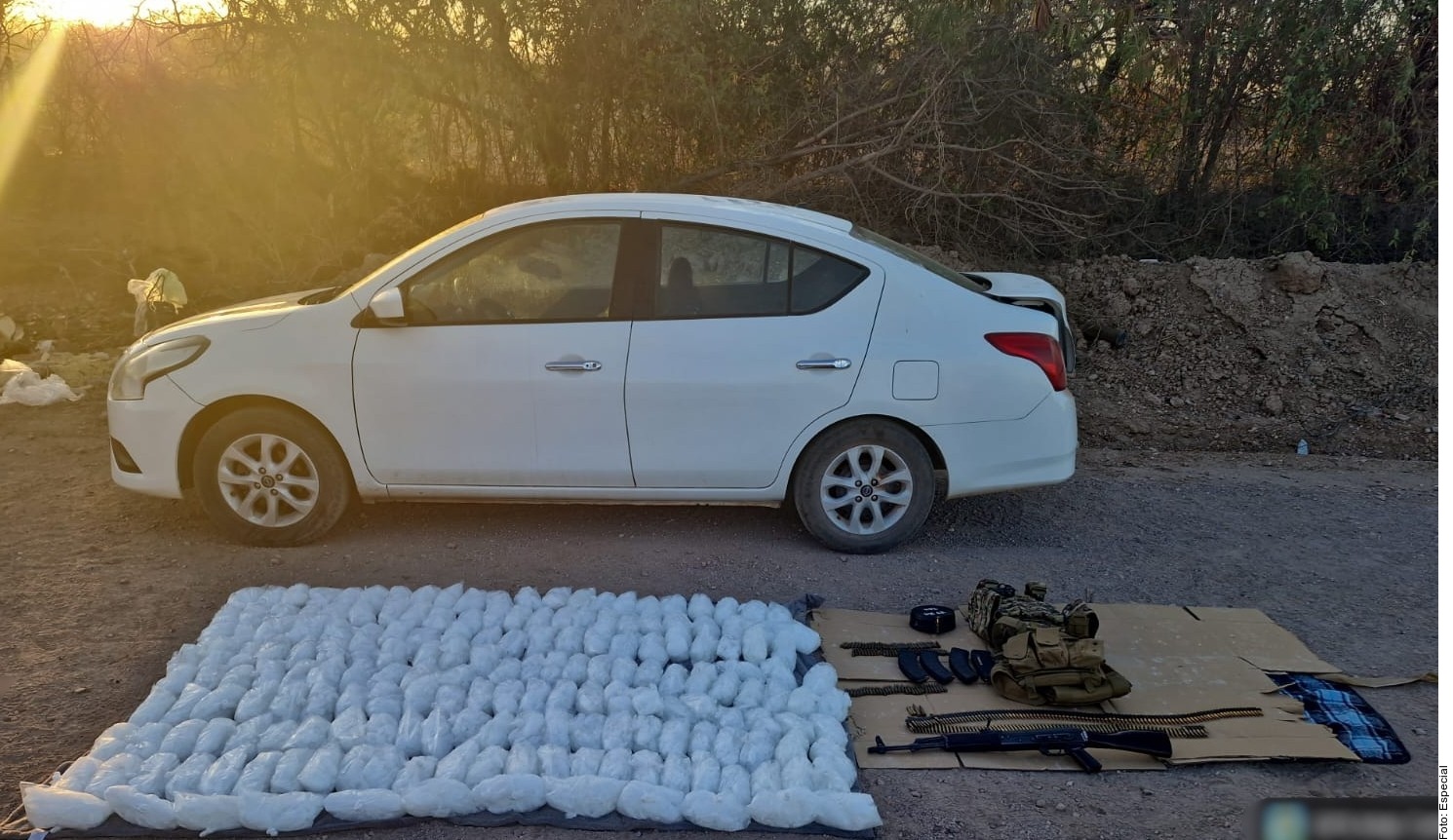 Asegura Marina arsenal, droga y explosivos en Sinaloa - Luces del Siglo