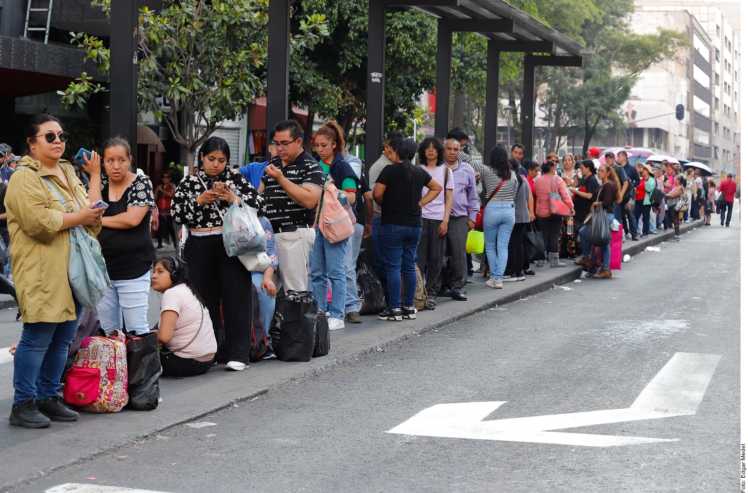 A 9 días del Mundial, sin Tren... ni Metro - Luces del Siglo
